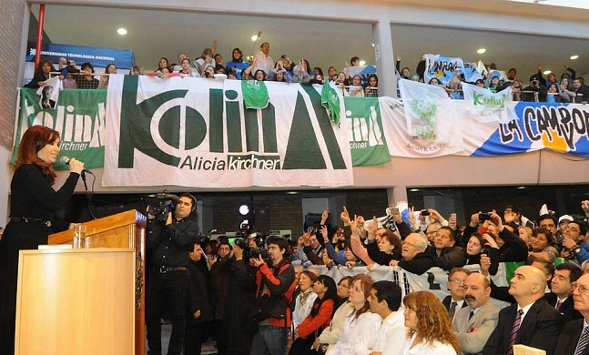 CFK agradece el trabajo de los curas villeros de Campo Gallo | Cristina ...