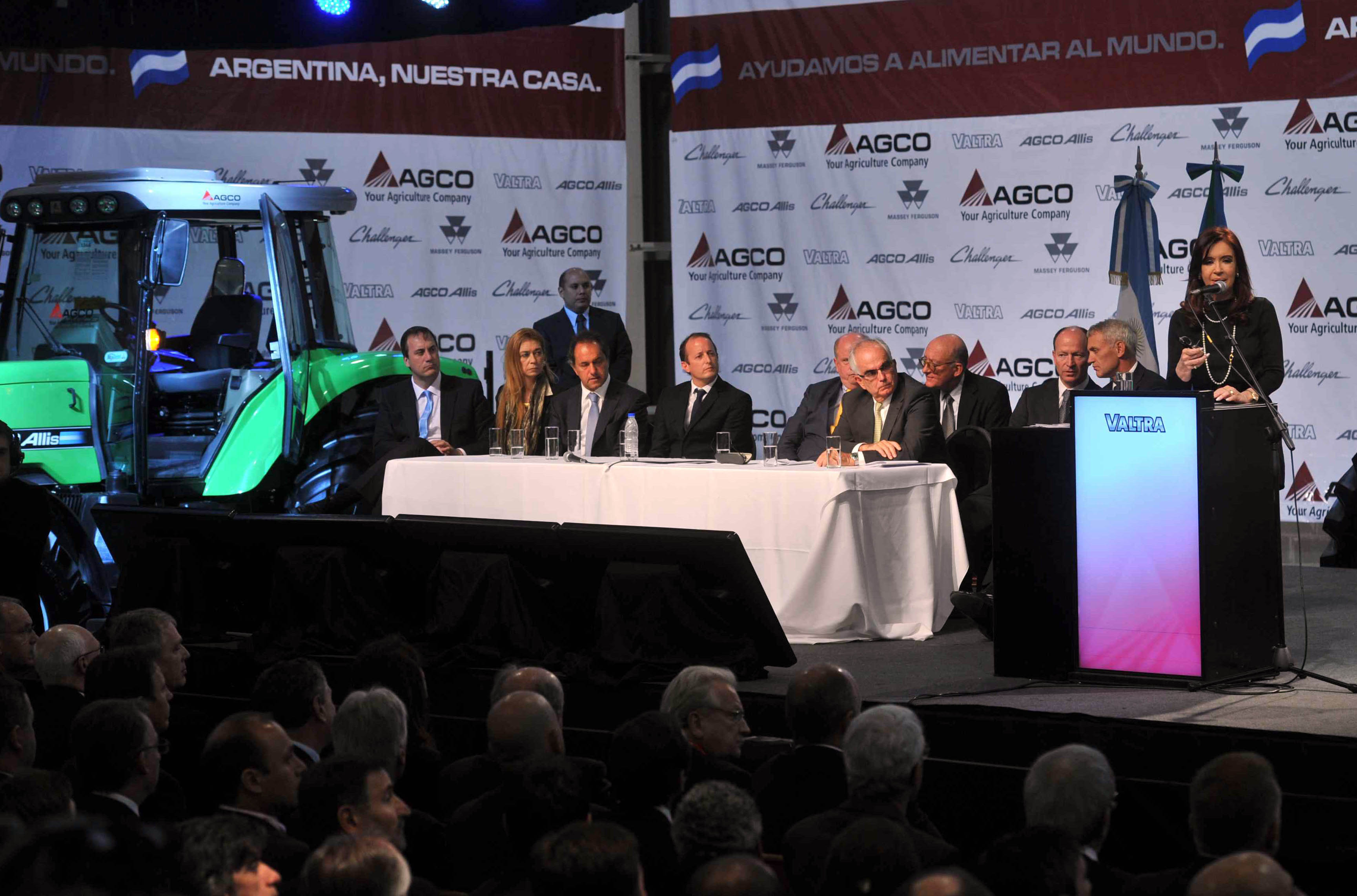 AGCO: Inauguración de planta para la fabricación de tractores y motores ...